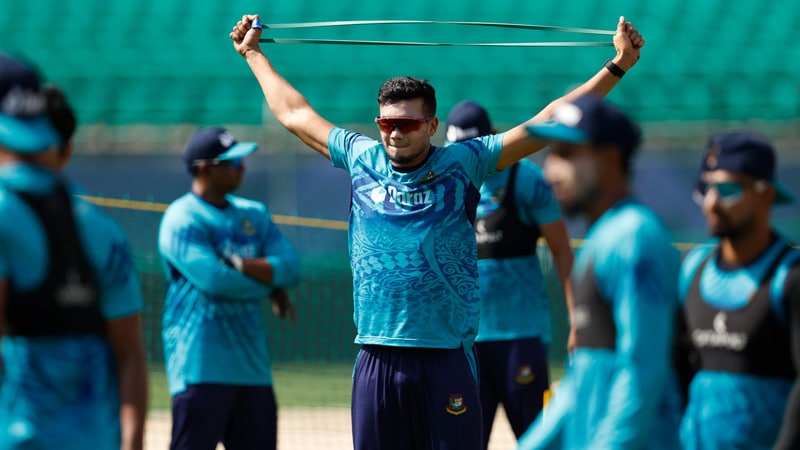 বিশ্বকাপের প্রথম ম্যাচে টাইগার একাদশ থেকে কারা বাদ পড়ছেন?