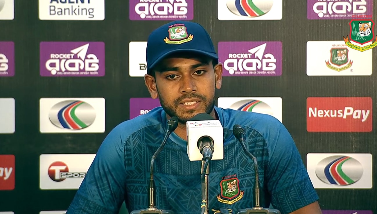 মুশফিকের বিরল আউট নিয়ে যা বললেন মিরাজ