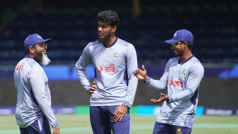 মুশতাকের কাজে সন্তুষ্ট বিসিবি, চুক্তি বাড়াতে প্রস্তুত